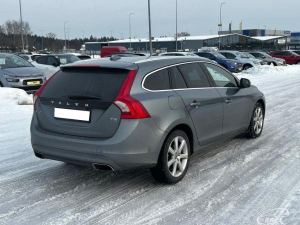 Volvo V60 2017 Viļņa, ar dzinēja tilpumu 1.97 L un nobraukumu 109 tūkst. km par 9900 €, foto 2 vietnē AUTOMOTO.COM.LV