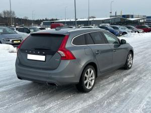 Volvo V60 2017 in Vilnius, with an engine capacity of 1.97 L and mileage of 109 thousand km for 9900 €, photo 2 on AUTOMOTO.COM.LV
