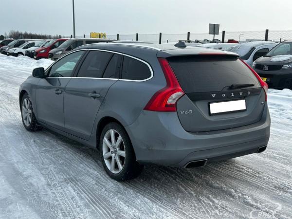 Volvo V60 2017 Viļņa, ar dzinēja tilpumu 1.97 L un nobraukumu 109 tūkst. km par 9900 €, foto 4 vietnē AUTOMOTO.COM.LV