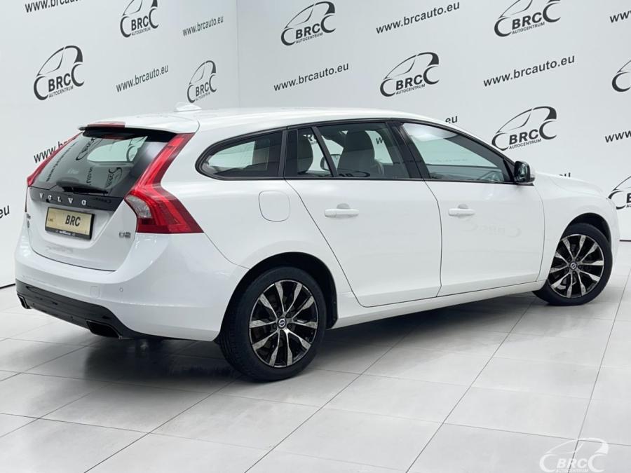 Volvo V60 2017 in Vilnius, with an engine capacity of 1.97 L and mileage of 258 thousand km for 7900 €, photo 2 on AUTOMOTO.COM.LV