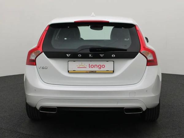 Volvo V60 2017 in Vilnius, with an engine capacity of 2.00 L and mileage of 194 thousand km for 12199 €, photo 5 on AUTOMOTO.COM.LV