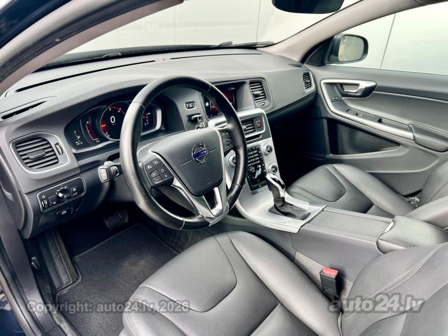 Volvo V60 2017 Tallina, ar dzinēja tilpumu 2.00 L un nobraukumu 185 tūkst. km par 9999 €, foto 10 vietnē AUTOMOTO.COM.LV