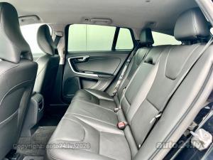 Volvo V60 2017 Tallina, ar dzinēja tilpumu 2.00 L un nobraukumu 185 tūkst. km par 9999 €, foto 13 vietnē AUTOMOTO.COM.LV