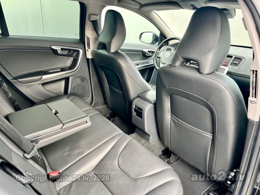 Volvo V60 2017 Tallina, ar dzinēja tilpumu 2.00 L un nobraukumu 185 tūkst. km par 9999 €, foto 16 vietnē AUTOMOTO.COM.LV