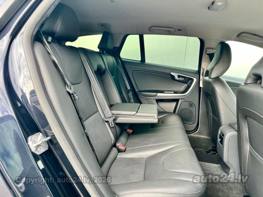 Volvo V60 2017 Tallina, ar dzinēja tilpumu 2.00 L un nobraukumu 185 tūkst. km par 9999 €, foto 17 vietnē AUTOMOTO.COM.LV