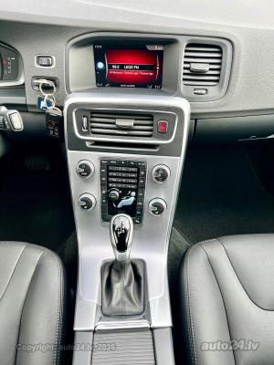 Volvo V60 2017 Tallina, ar dzinēja tilpumu 2.00 L un nobraukumu 185 tūkst. km par 9999 €, foto 18 vietnē AUTOMOTO.COM.LV