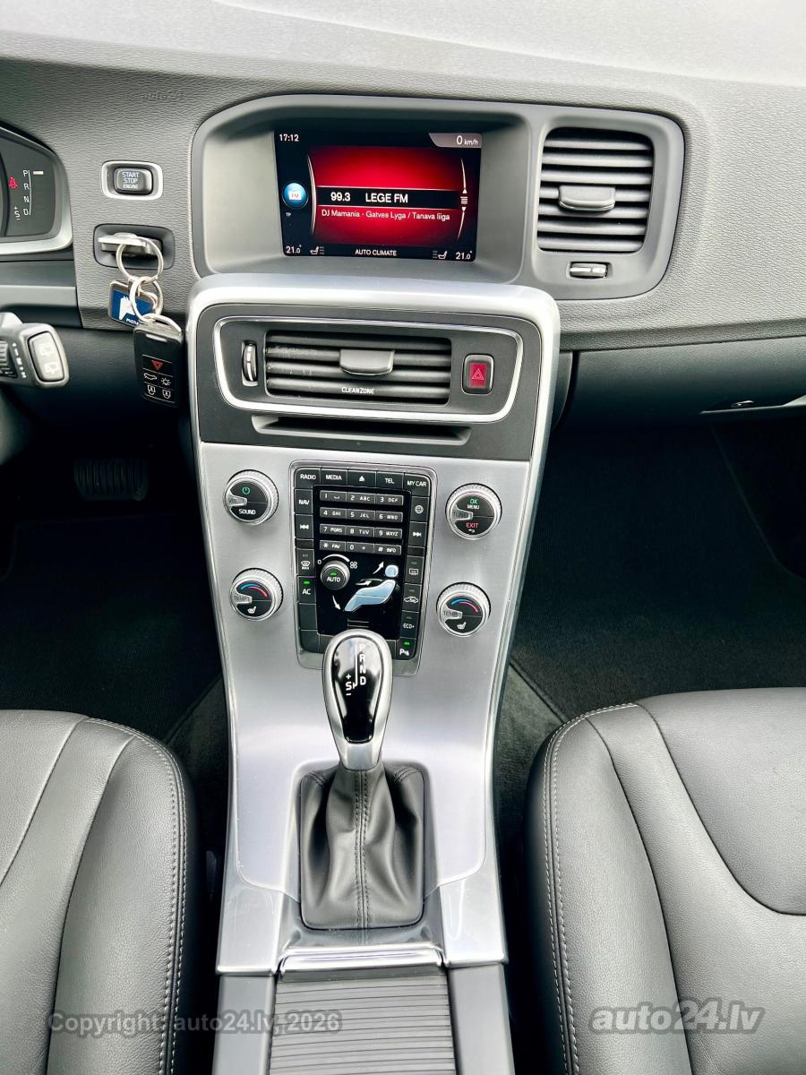Volvo V60 2017 Tallina, ar dzinēja tilpumu 2.00 L un nobraukumu 185 tūkst. km par 9999 €, foto 18 vietnē AUTOMOTO.COM.LV
