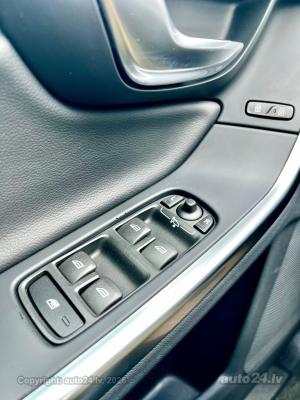 Volvo V60 2017 Tallina, ar dzinēja tilpumu 2.00 L un nobraukumu 185 tūkst. km par 9999 €, foto 19 vietnē AUTOMOTO.COM.LV