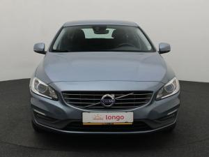 Volvo V60 2017 in Vilnius, with an engine capacity of 2.00 L and mileage of 215 thousand km for 9899 €, photo 4 on AUTOMOTO.COM.LV