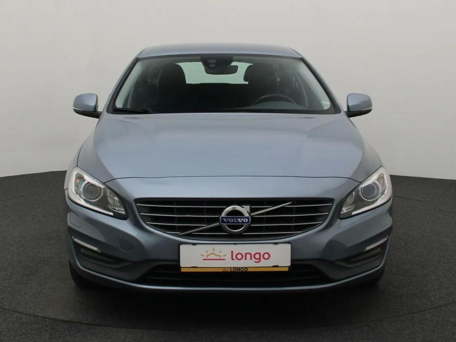 Volvo V60 2017 in Vilnius, with an engine capacity of 2.00 L and mileage of 215 thousand km for 9899 €, photo 4 on AUTOMOTO.COM.LV