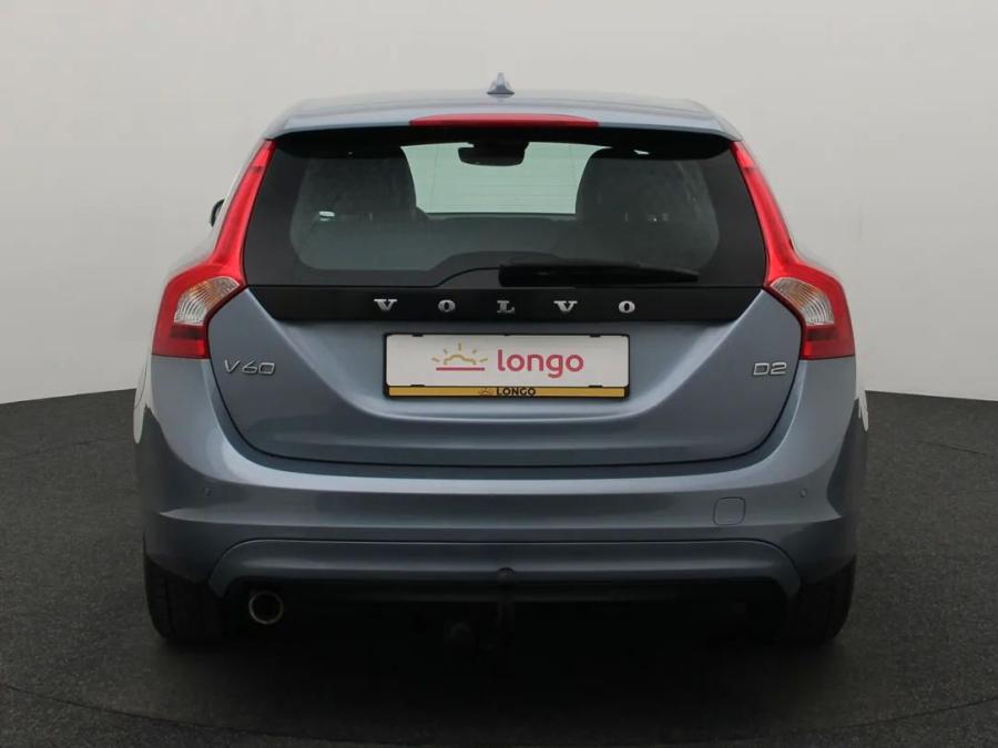 Volvo V60 2017 in Vilnius, with an engine capacity of 2.00 L and mileage of 215 thousand km for 9899 €, photo 6 on AUTOMOTO.COM.LV