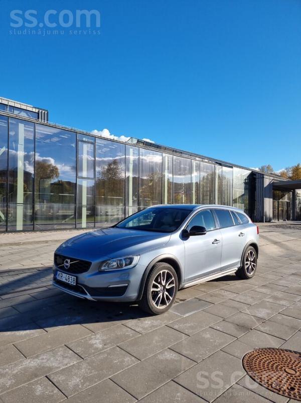 Volvo V60 2017 Rīga, ar dzinēja tilpumu 2.00 L un nobraukumu 186 tūkst. km par 13100 €, foto 1 vietnē AUTOMOTO.COM.LV