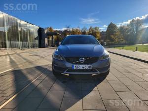Volvo V60 2017 in Riga, with an engine capacity of 2.00 L and mileage of 186 thousand km for 13100 €, photo 8 on AUTOMOTO.COM.LV