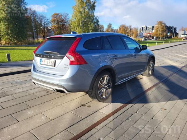 Volvo V60 2017 in Riga, with an engine capacity of 2.00 L and mileage of 186 thousand km for 12900 €, photo 6 on AUTOMOTO.COM.LV