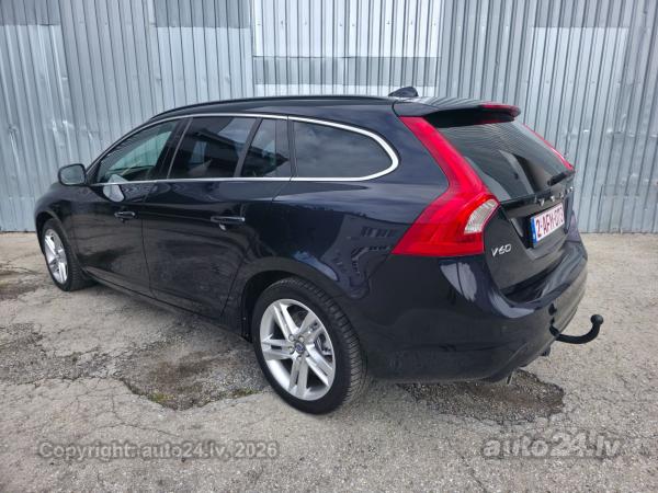 Вольво B60 2017 в Таллин, объемом двигателя 2.00 л и пробегом 124 тыс. км за 9890 €, фото 4 на AUTOMOTO.COM.LV