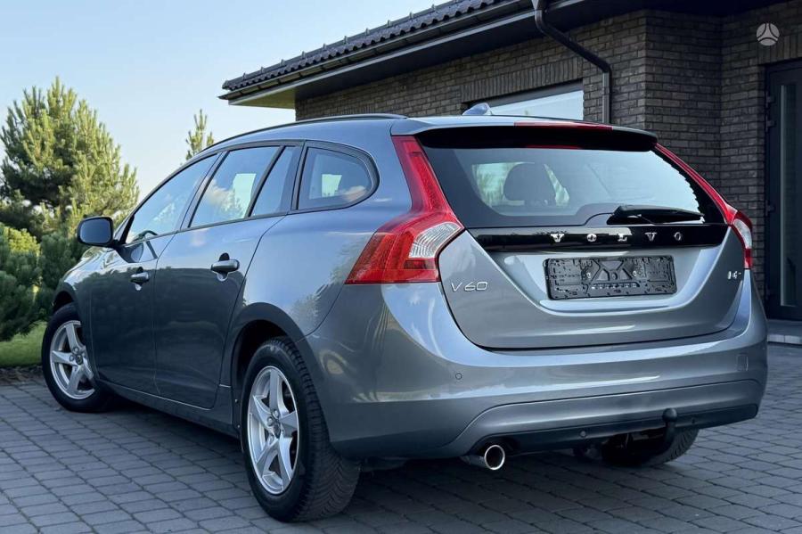 Volvo V60 2017 Kauņa, ar dzinēja tilpumu 1.97 L un nobraukumu 230 tūkst. km par 7300 €, foto 5 vietnē AUTOMOTO.COM.LV