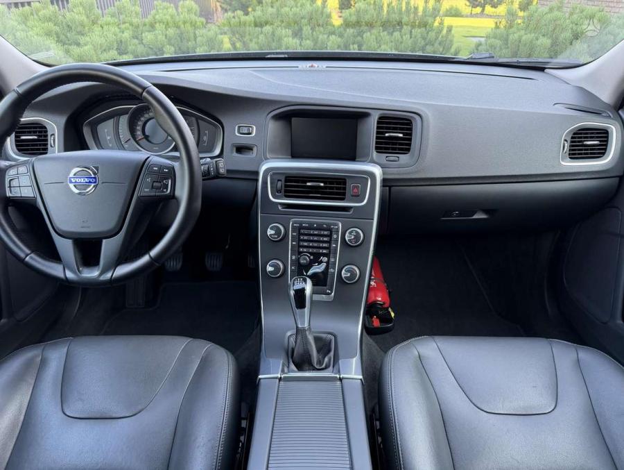 Volvo V60 2017 Kauņa, ar dzinēja tilpumu 1.97 L un nobraukumu 230 tūkst. km par 7300 €, foto 19 vietnē AUTOMOTO.COM.LV
