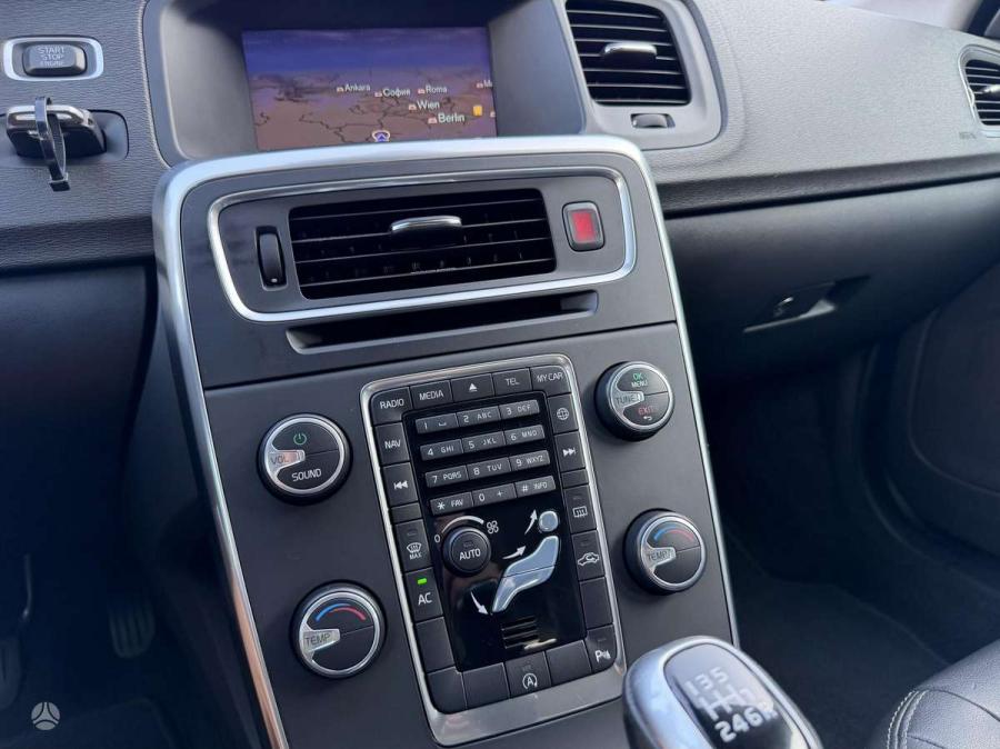 Volvo V60 2017 Kauņa, ar dzinēja tilpumu 1.97 L un nobraukumu 230 tūkst. km par 7300 €, foto 30 vietnē AUTOMOTO.COM.LV