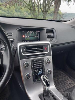 Volvo V60 2017 in Riga, with an engine capacity of 2.00 L and mileage of 118 thousand km for 19000 €, photo 8 on AUTOMOTO.COM.LV