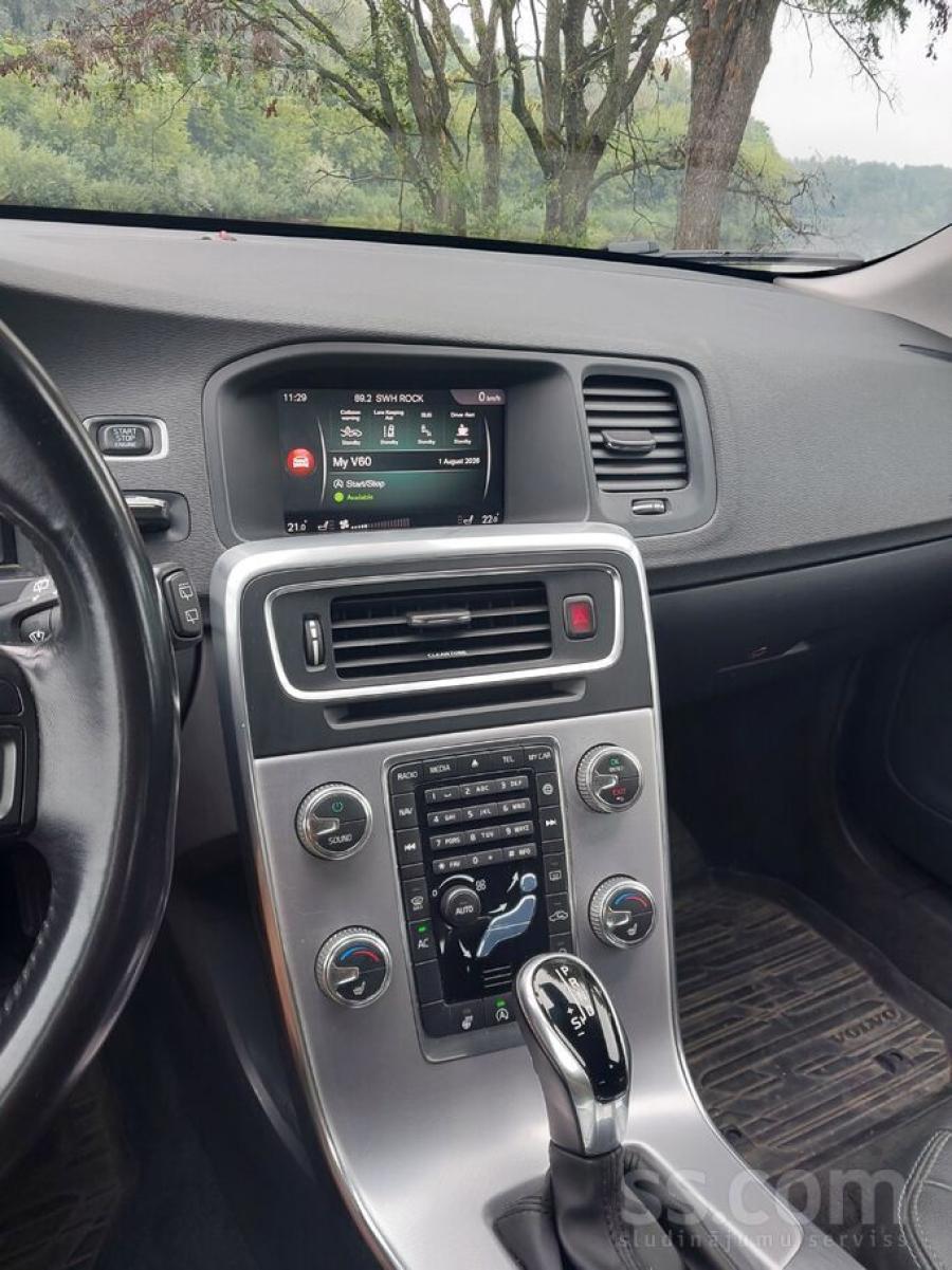 Volvo V60 2017 in Riga, with an engine capacity of 2.00 L and mileage of 118 thousand km for 19000 €, photo 8 on AUTOMOTO.COM.LV
