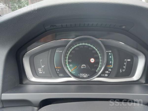 Volvo V60 2017 in Riga, with an engine capacity of 2.00 L and mileage of 118 thousand km for 19000 €, photo 9 on AUTOMOTO.COM.LV