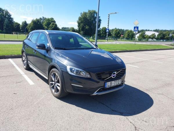 Volvo V60 2017 in Riga, with an engine capacity of 2.00 L and mileage of 118 thousand km for 19000 €, photo 10 on AUTOMOTO.COM.LV