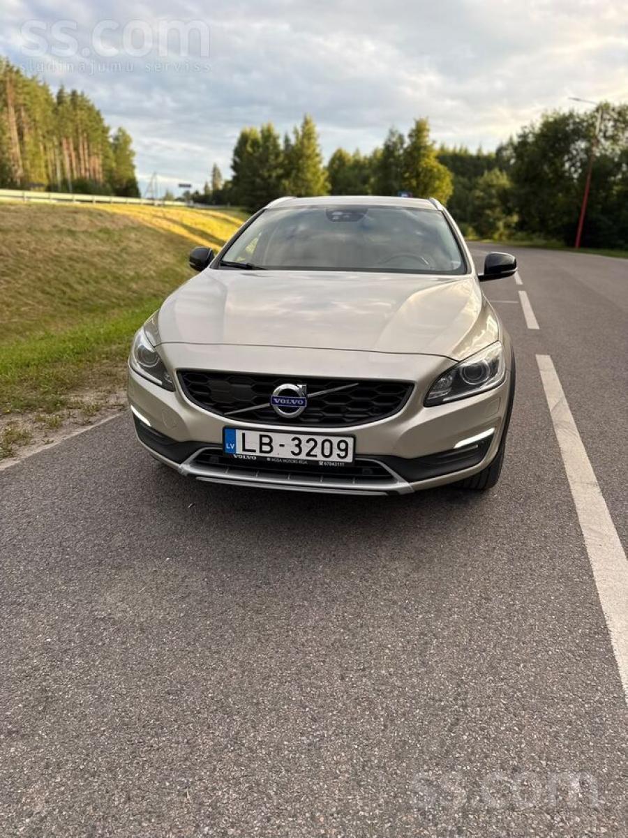 Volvo V60 2017 Jēkabpils, ar dzinēja tilpumu 2.00 L un nobraukumu 186 tūkst. km par 14500 €, foto 3 vietnē AUTOMOTO.COM.LV