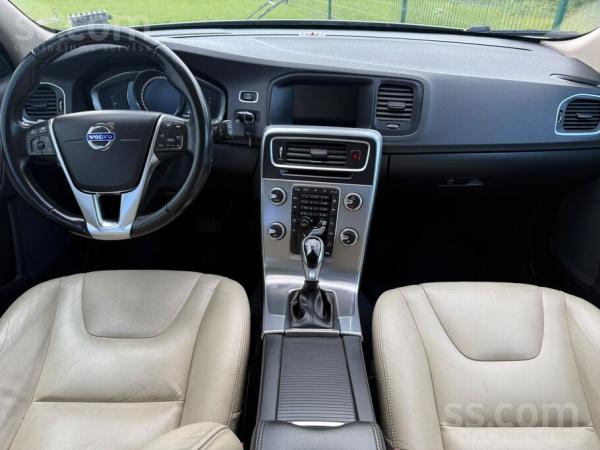 Volvo V60 2017 Jēkabpils, ar dzinēja tilpumu 2.00 L un nobraukumu 186 tūkst. km par 14500 €, foto 6 vietnē AUTOMOTO.COM.LV