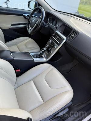 Volvo V60 2017 Jēkabpils, ar dzinēja tilpumu 2.00 L un nobraukumu 186 tūkst. km par 14500 €, foto 8 vietnē AUTOMOTO.COM.LV