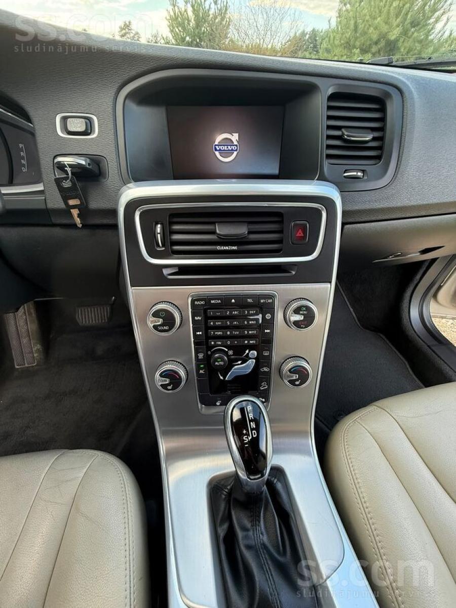 Volvo V60 2017 Jēkabpils, ar dzinēja tilpumu 2.00 L un nobraukumu 186 tūkst. km par 14500 €, foto 9 vietnē AUTOMOTO.COM.LV