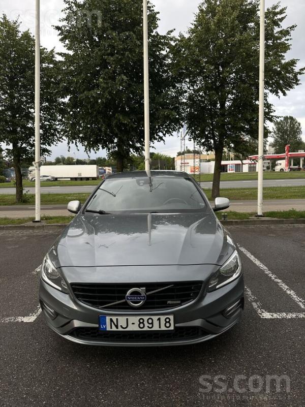 Volvo V60 2018 Rīga, ar dzinēja tilpumu 2.00 L un nobraukumu 242 tūkst. km par 12995 €, foto 2 vietnē AUTOMOTO.COM.LV