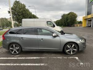 Volvo V60 2018 Rīga, ar dzinēja tilpumu 2.00 L un nobraukumu 242 tūkst. km par 12995 €, foto 3 vietnē AUTOMOTO.COM.LV