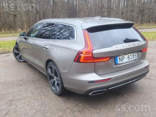 Volvo V60 2018 in Liepaja, with an engine capacity of 2.00 L and mileage of 250 thousand km for 16500 €, photo 3 on AUTOMOTO.COM.LV