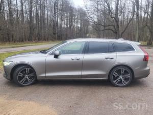 Volvo V60 2018 in Liepaja, with an engine capacity of 2.00 L and mileage of 250 thousand km for 16500 €, photo 4 on AUTOMOTO.COM.LV