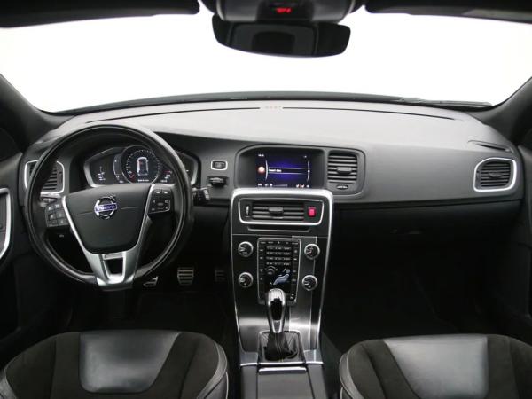 Volvo V60 2018 Viļņa, ar dzinēja tilpumu 2.00 L un nobraukumu 163 tūkst. km par 13399 €, foto 2 vietnē AUTOMOTO.COM.LV