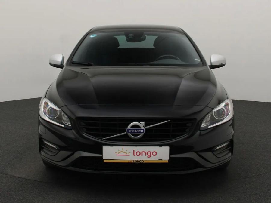 Volvo V60 2018 in Vilnius, with an engine capacity of 2.00 L and mileage of 163 thousand km for 13399 €, photo 4 on AUTOMOTO.COM.LV