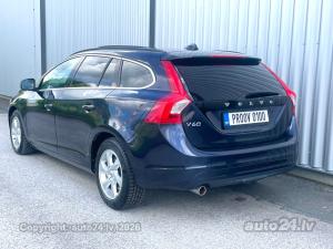 Volvo V60 2018 in Tallinn, with an engine capacity of 2.00 L and mileage of 224 thousand km for 9900 €, photo 3 on AUTOMOTO.COM.LV