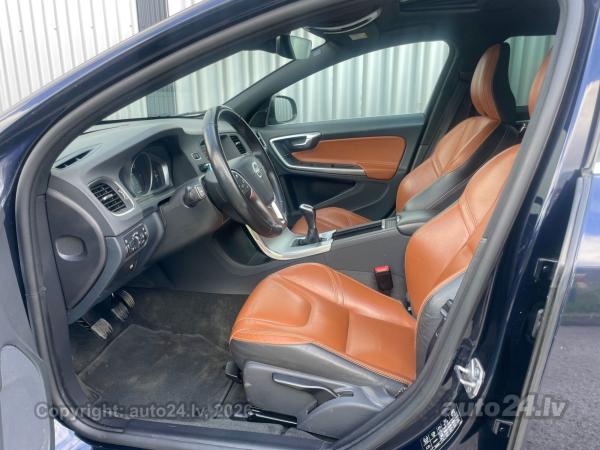 Volvo V60 2018 Tallina, ar dzinēja tilpumu 2.00 L un nobraukumu 224 tūkst. km par 9900 €, foto 9 vietnē AUTOMOTO.COM.LV