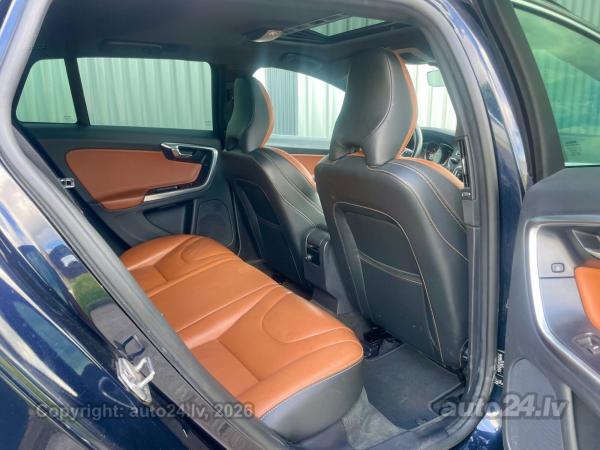 Volvo V60 2018 Tallina, ar dzinēja tilpumu 2.00 L un nobraukumu 224 tūkst. km par 9900 €, foto 10 vietnē AUTOMOTO.COM.LV
