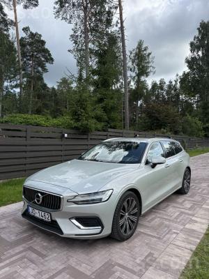 Volvo V60 2018 in Riga, with an engine capacity of 2.00 L and mileage of 258 thousand km for 12900 €, photo  on AUTOMOTO.COM.LV