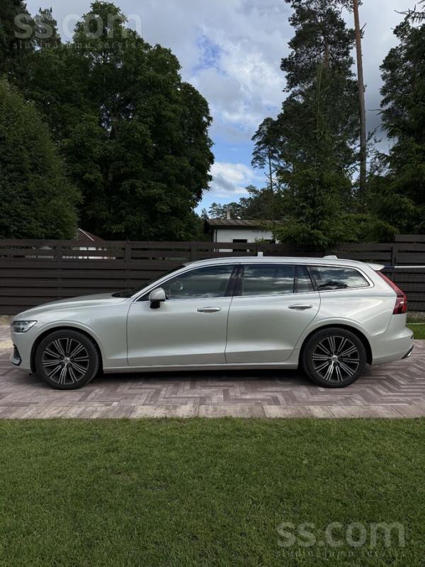 Volvo V60 2018 Rīga, ar dzinēja tilpumu 2.00 L un nobraukumu 258 tūkst. km par 12900 €, foto 4 vietnē AUTOMOTO.COM.LV