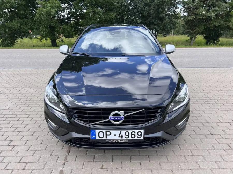 Volvo V60 2018 Rīga, ar dzinēja tilpumu 2.00 L un nobraukumu 169 tūkst. km par 9750 €, foto 3 vietnē AUTOMOTO.COM.LV