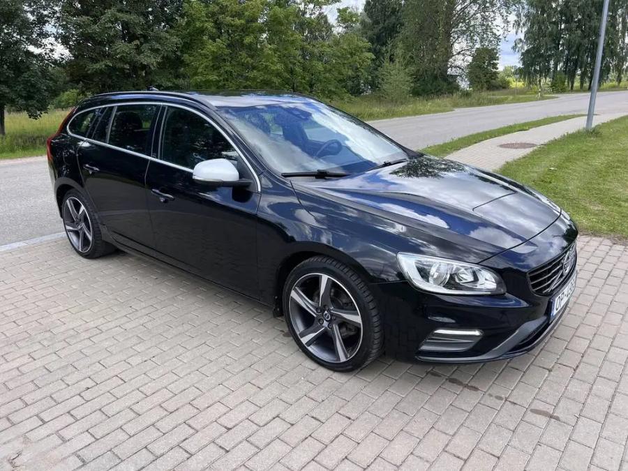 Volvo V60 2018 Rīga, ar dzinēja tilpumu 2.00 L un nobraukumu 169 tūkst. km par 9750 €, foto 4 vietnē AUTOMOTO.COM.LV