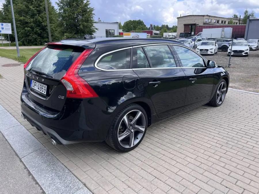 Volvo V60 2018 Rīga, ar dzinēja tilpumu 2.00 L un nobraukumu 169 tūkst. km par 9750 €, foto 5 vietnē AUTOMOTO.COM.LV