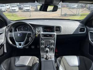 Volvo V60 2018 Rīga, ar dzinēja tilpumu 2.00 L un nobraukumu 169 tūkst. km par 9750 €, foto 13 vietnē AUTOMOTO.COM.LV
