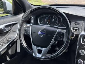 Volvo V60 2018 Rīga, ar dzinēja tilpumu 2.00 L un nobraukumu 169 tūkst. km par 9750 €, foto 14 vietnē AUTOMOTO.COM.LV