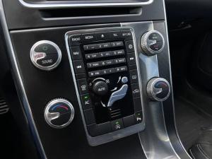 Volvo V60 2018 Rīga, ar dzinēja tilpumu 2.00 L un nobraukumu 169 tūkst. km par 9750 €, foto 17 vietnē AUTOMOTO.COM.LV