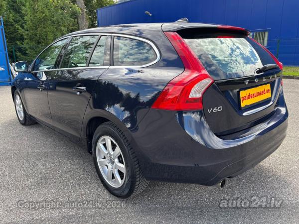 Volvo V60 2018 in Paide, with an engine capacity of 2.00 L and mileage of 285 thousand km for 8890 €, photo 4 on AUTOMOTO.COM.LV