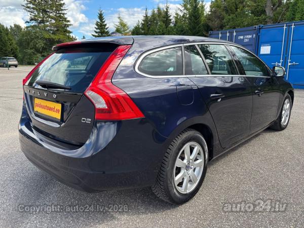 Volvo V60 2018 in Paide, with an engine capacity of 2.00 L and mileage of 285 thousand km for 8890 €, photo 5 on AUTOMOTO.COM.LV