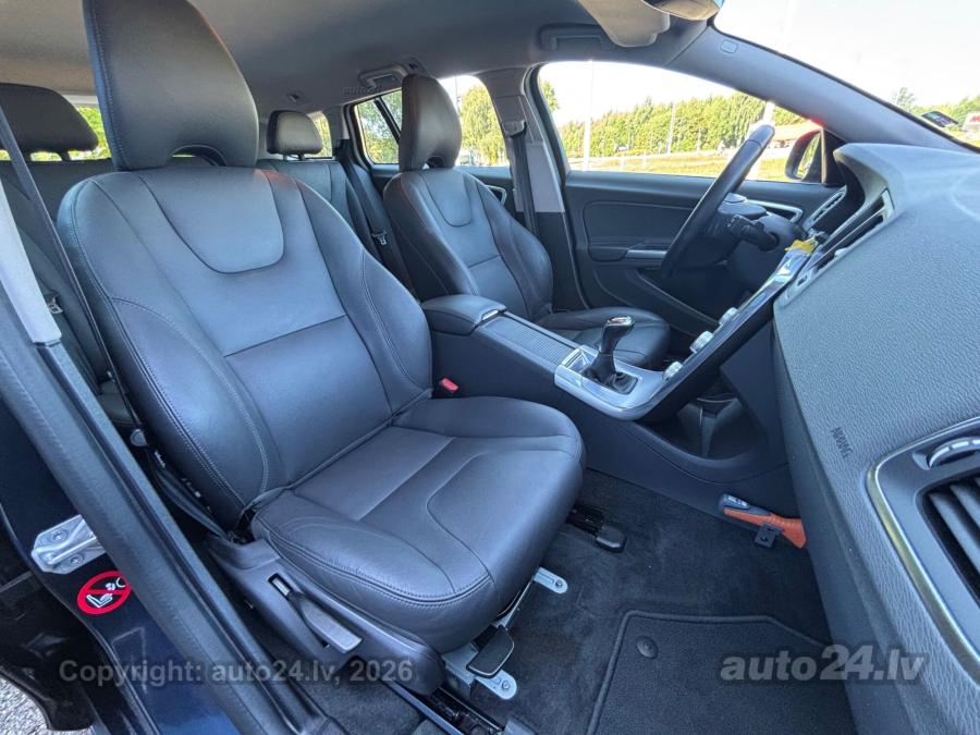 Volvo V60 2018 Paide, ar dzinēja tilpumu 2.00 L un nobraukumu 285 tūkst. km par 8890 €, foto 11 vietnē AUTOMOTO.COM.LV